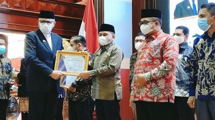Pemko Langsa Terima Anugerah Penghargaan Prof A Madjid Ibrahim VIII ... Pemko Langsa Terima Anugerah Penghargaan Prof A Madjid Ibrahim VIII ...