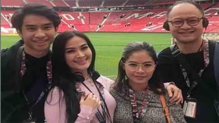 Putra Iis Dahlia Disukan Pindah Agama , Sang Pedangdut Beri Klarifikasi ... Putra Iis Dahlia Disukan Pindah Agama , Sang Pedangdut Beri Klarifikasi ...